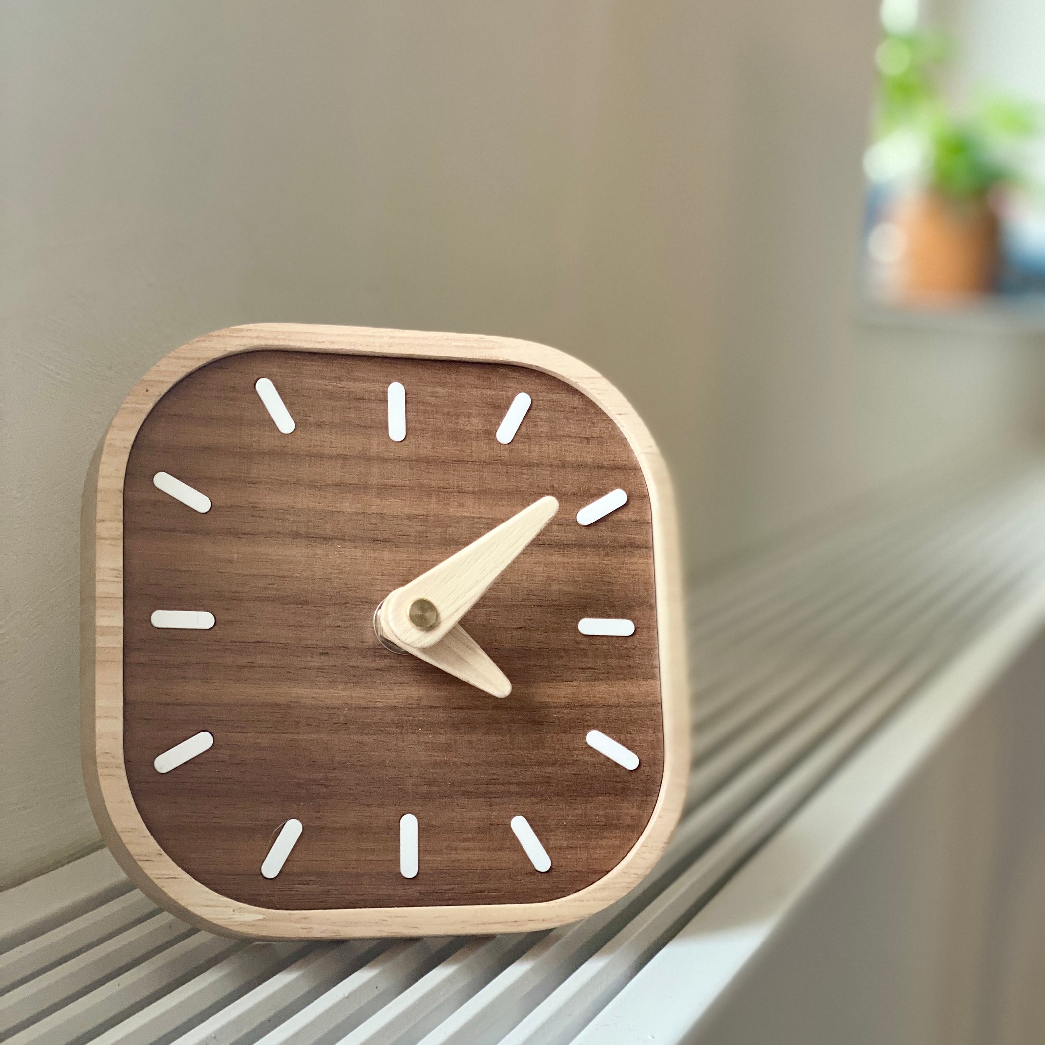 Modern Wood Silent Desk Clock | Non-Ticking Small Wooden Clocks – Wondrwood