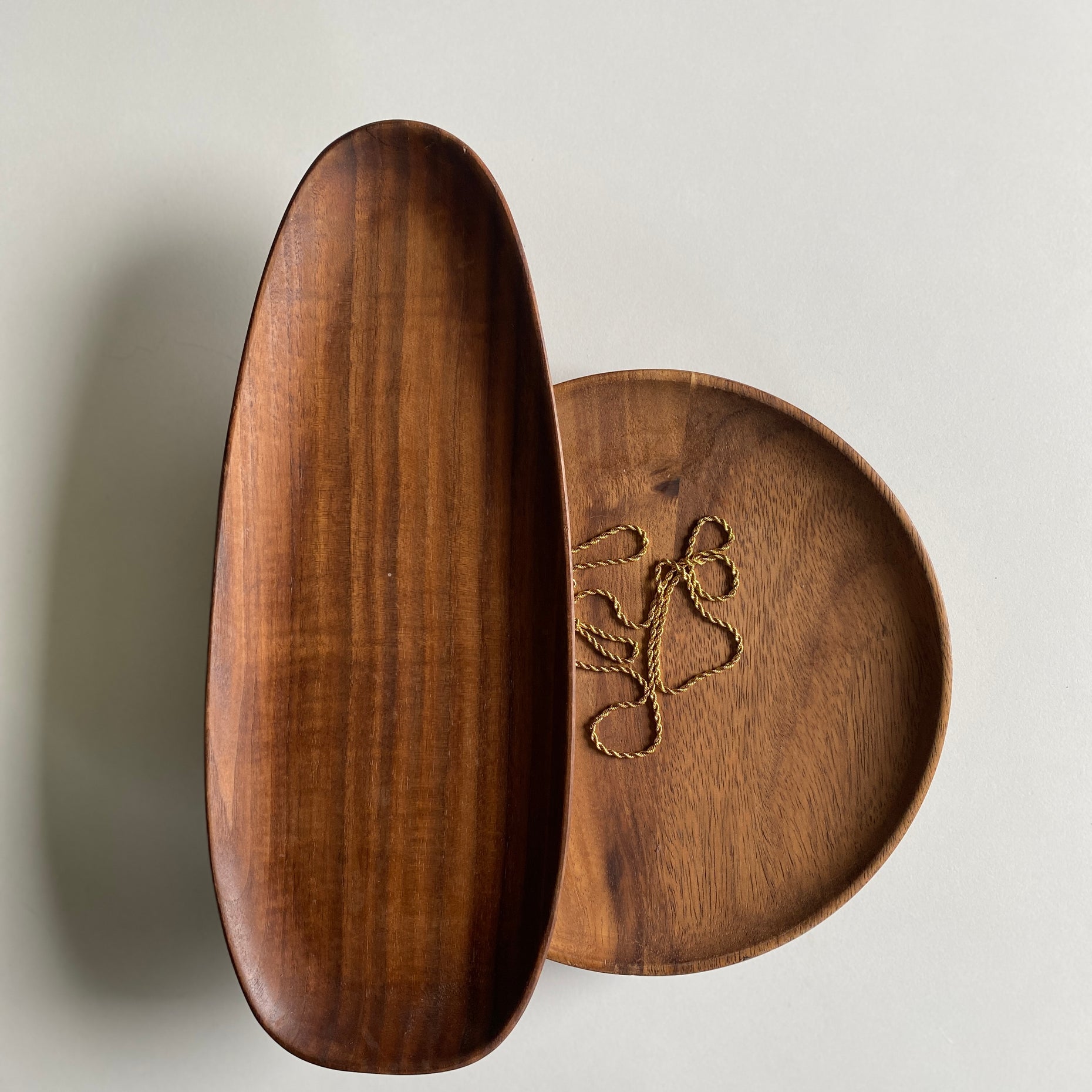 Black Walnut Plates | Set of 4 Round Wood Plates – Wondrwood