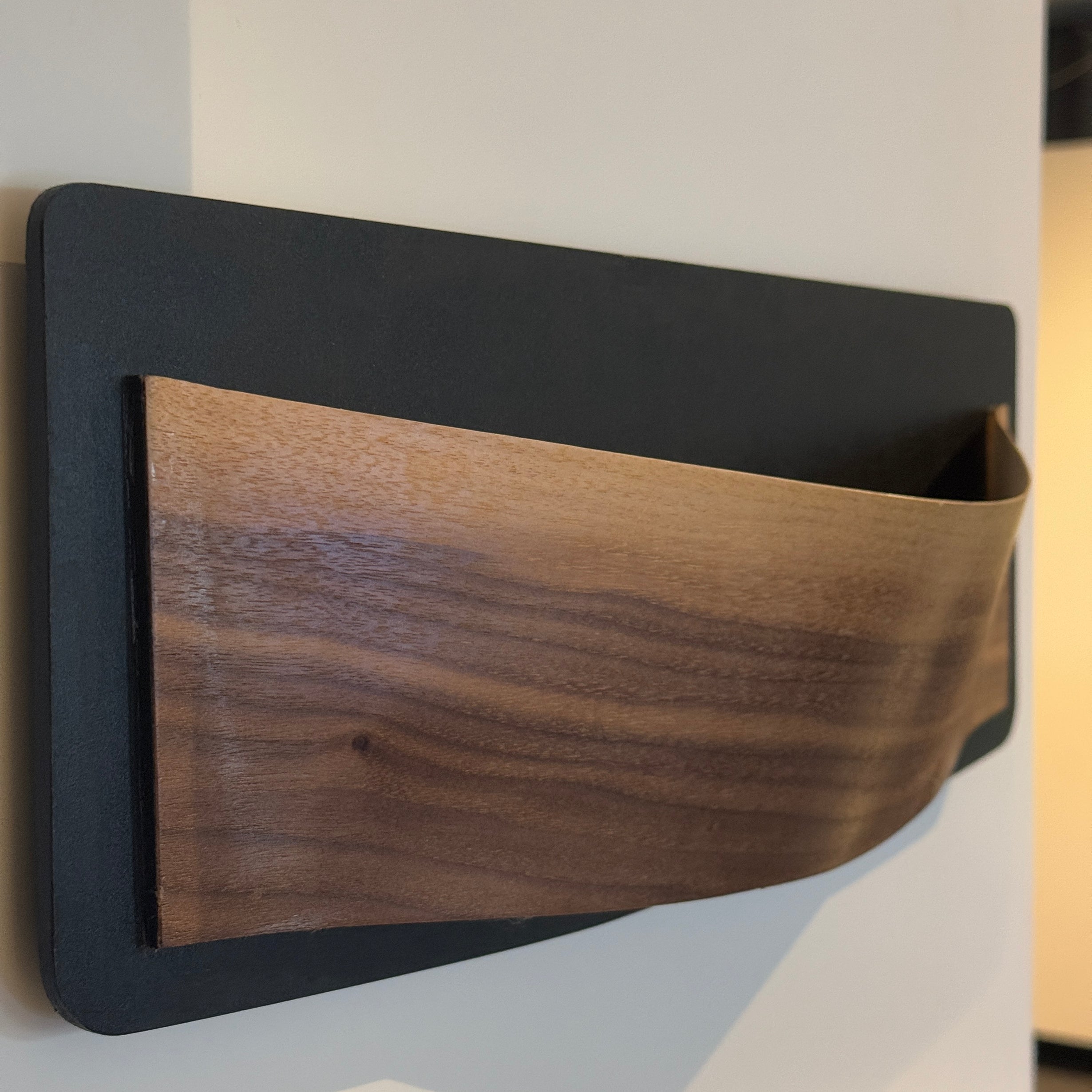 Wall Pocket | Wooden Wall-Hanging Organiser & Storage Shelf – Wondrwood